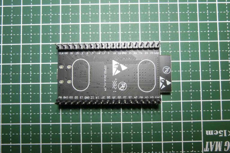 ESP32 入門 Lesson 01 【外観とピン配置】 | おもろ家